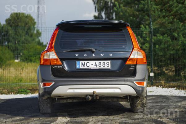 Вольво ХС70 2007 в Рига на AUTOMOTO.COM.LV Черный Вольво ХС70 2007 в Рига, объемом двигателя 2.40 л и пробегом 300 тыс. км за 4990 €, фото 6 на AUTOMOTO.COM.LV