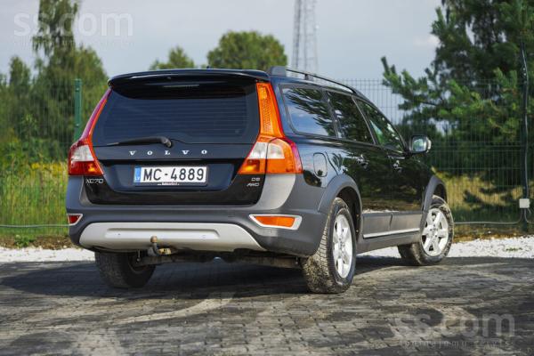 Вольво ХС70 2007 в Рига на AUTOMOTO.COM.LV Черный Вольво ХС70 2007 в Рига, объемом двигателя 2.40 л и пробегом 300 тыс. км за 4990 €, фото 7 на AUTOMOTO.COM.LV
