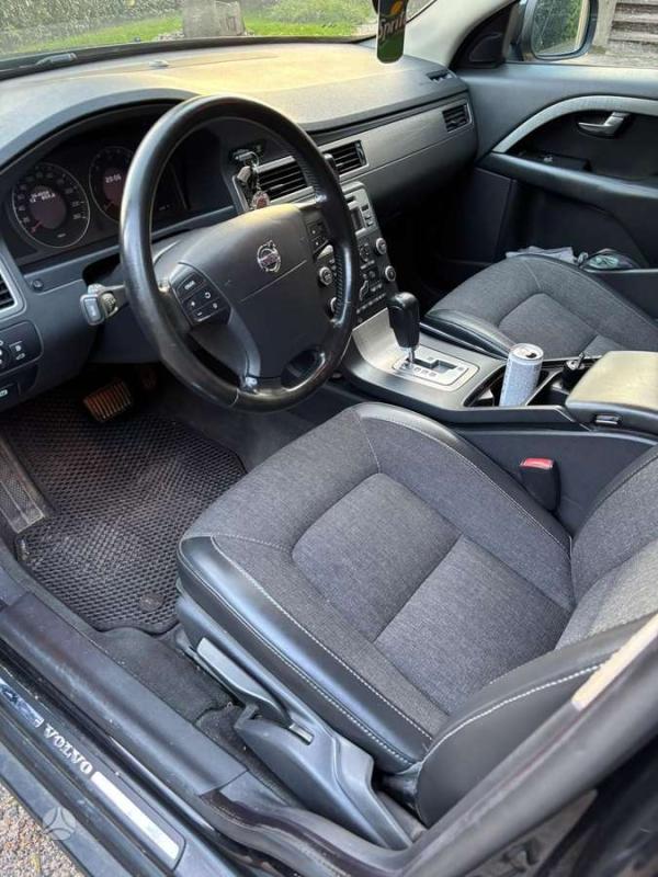 Melns Volvo XC70 2007 Raseiniai, ar dzinēja tilpumu 2.40 L un nobraukumu 365 tūkst. km par 5200 €, foto 10 vietnē AUTOMOTO.COM.LV