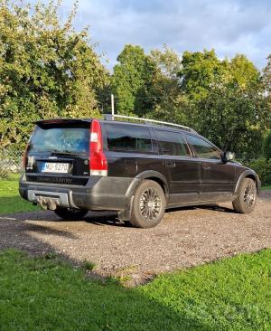 Melns Volvo XC70 2007 Rīga, ar dzinēja tilpumu 2.50 L un nobraukumu 338 tūkst. km par 4200 €, foto  vietnē AUTOMOTO.COM.LV