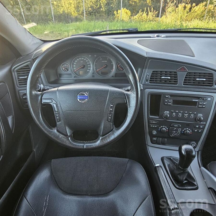 Melns Volvo XC70 2007 Rīga, ar dzinēja tilpumu 2.40 L un nobraukumu 0 tūkst. km par 3950 €, foto 13 vietnē AUTOMOTO.COM.LV