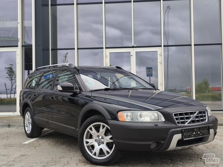 Black Volvo XC70 2007 in Vilnius, with an engine capacity of 2.40 L and mileage of 315 thousand km for 4580 €, photo 1 on AUTOMOTO.COM.LV