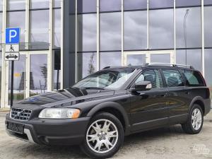 Black Volvo XC70 2007 in Vilnius, with an engine capacity of 2.40 L and mileage of 315 thousand km for 4580 €, photo 4 on AUTOMOTO.COM.LV