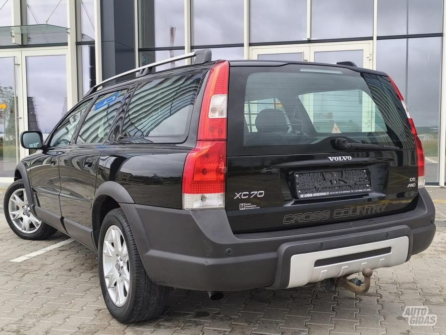 Black Volvo XC70 2007 in Vilnius, with an engine capacity of 2.40 L and mileage of 315 thousand km for 4580 €, photo 14 on AUTOMOTO.COM.LV