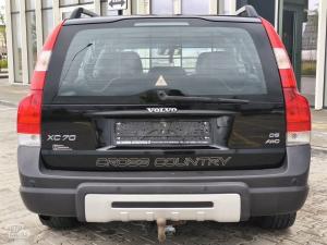 Black Volvo XC70 2007 in Vilnius, with an engine capacity of 2.40 L and mileage of 315 thousand km for 4580 €, photo 16 on AUTOMOTO.COM.LV
