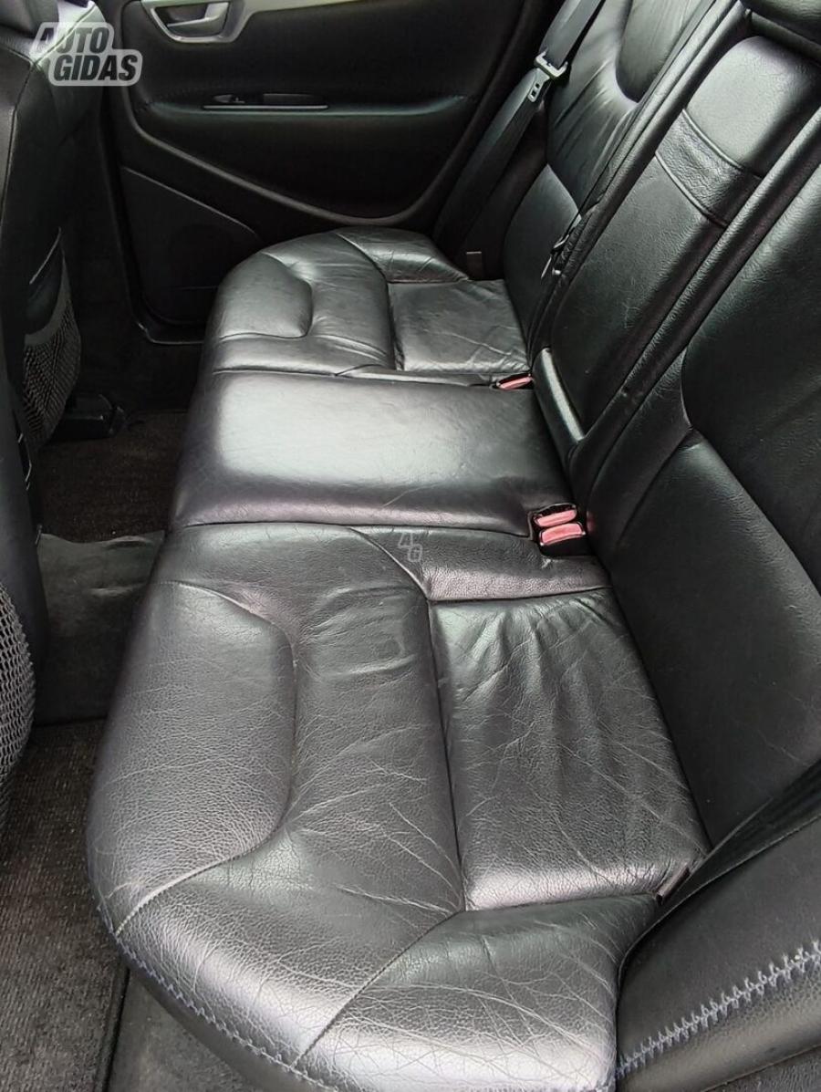 Black Volvo XC70 2007 in Vilnius, with an engine capacity of 2.40 L and mileage of 315 thousand km for 4580 €, photo 29 on AUTOMOTO.COM.LV