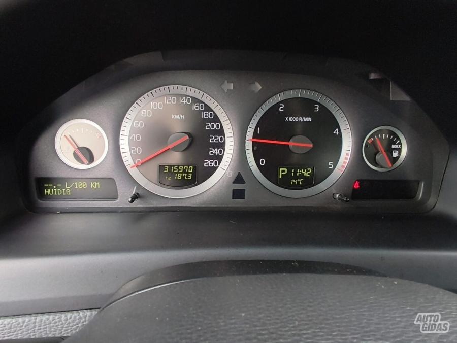 Black Volvo XC70 2007 in Vilnius, with an engine capacity of 2.40 L and mileage of 315 thousand km for 4580 €, photo 30 on AUTOMOTO.COM.LV