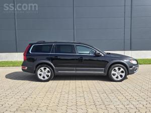 Black Volvo XC70 2008 in Riga, with an engine capacity of 2.40 L and mileage of 287 thousand km for 6500 €, photo 6 on AUTOMOTO.COM.LV