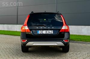 Black Volvo XC70 2008 in Riga, with an engine capacity of 2.40 L and mileage of 287 thousand km for 6990 €, photo 6 on AUTOMOTO.COM.LV