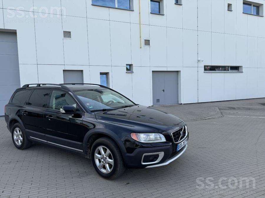 Black Volvo XC70 2008 in Rezekne, with an engine capacity of 2.40 L and mileage of 296 thousand km for 5200 €, photo 3 on AUTOMOTO.COM.LV