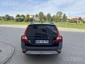 Black Volvo XC70 2008 in Rezekne, with an engine capacity of 2.40 L and mileage of 296 thousand km for 5200 €, photo 6 on AUTOMOTO.COM.LV