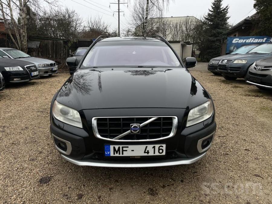 Black Volvo XC70 2008 in Riga, with an engine capacity of 2.40 L and mileage of 0 thousand km for 3990 €, photo 5 on AUTOMOTO.COM.LV