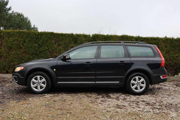 Black Volvo XC70 2008 in Alytus, with an engine capacity of 2.40 L and mileage of 289 thousand km for 5950 €, photo 7 on AUTOMOTO.COM.LV