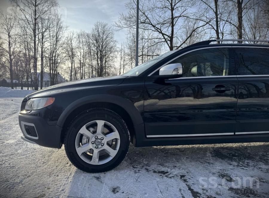 Melns Volvo XC70 2008 Rīga, ar dzinēja tilpumu 2.40 L un nobraukumu 338 tūkst. km par 6990 €, foto 8 vietnē AUTOMOTO.COM.LV