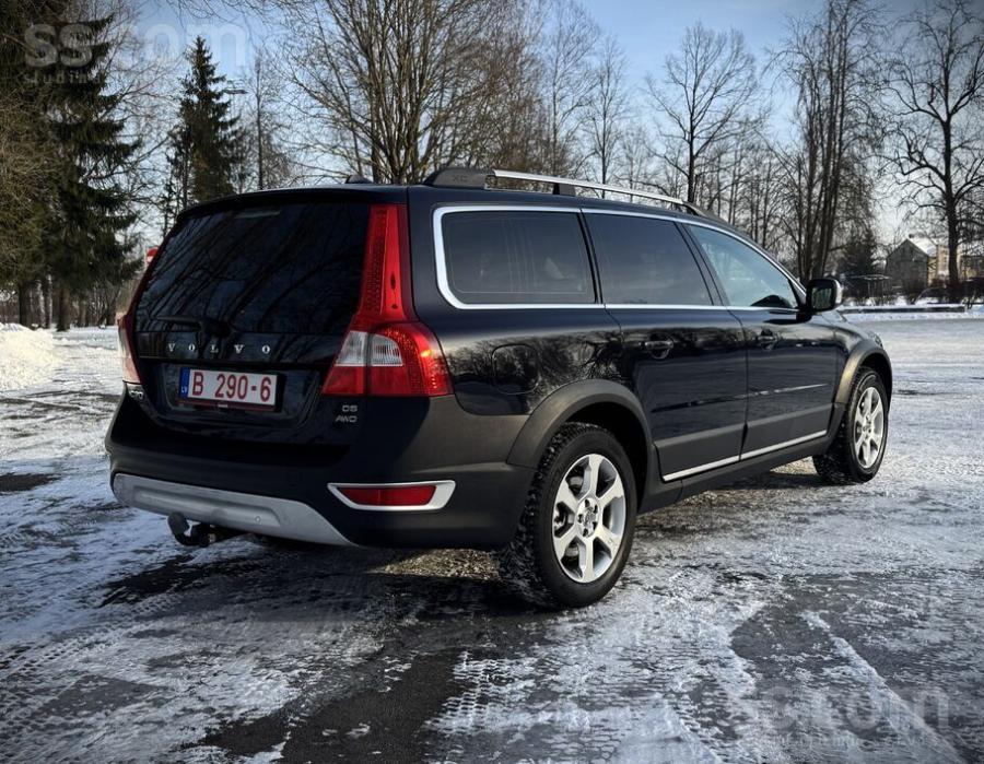 Melns Volvo XC70 2008 Rīga, ar dzinēja tilpumu 2.40 L un nobraukumu 338 tūkst. km par 6990 €, foto 13 vietnē AUTOMOTO.COM.LV