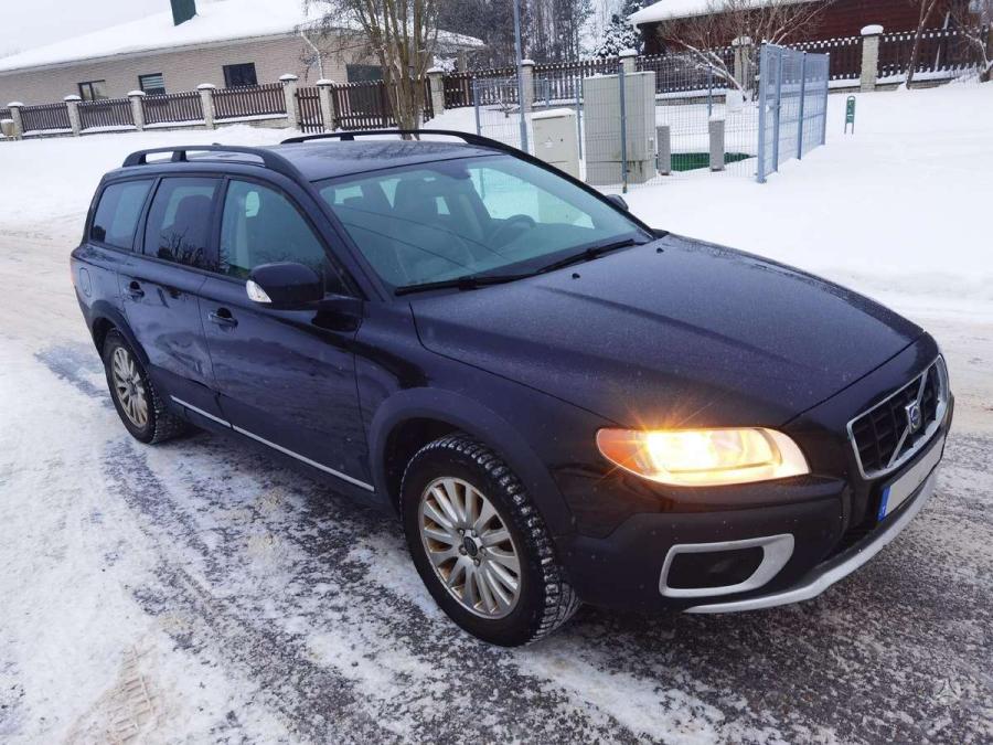 Melns Volvo XC70 2008 Viļņa, ar dzinēja tilpumu 2.40 L un nobraukumu 356 tūkst. km par 4900 €, foto 1 vietnē AUTOMOTO.COM.LV