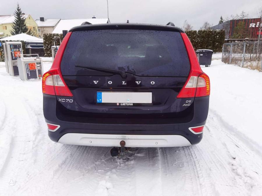 Melns Volvo XC70 2008 Viļņa, ar dzinēja tilpumu 2.40 L un nobraukumu 356 tūkst. km par 4900 €, foto 4 vietnē AUTOMOTO.COM.LV