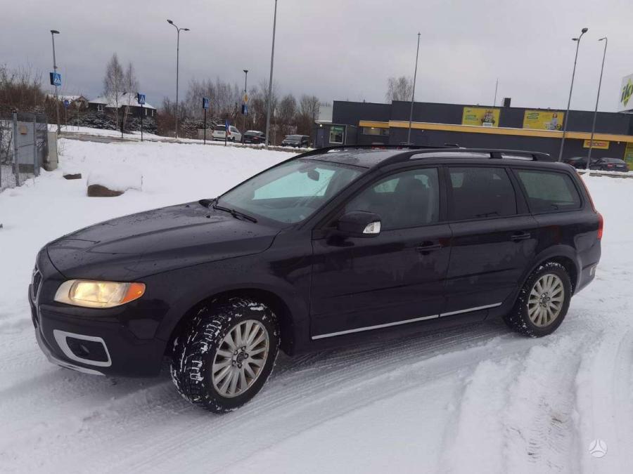 Melns Volvo XC70 2008 Viļņa, ar dzinēja tilpumu 2.40 L un nobraukumu 356 tūkst. km par 4900 €, foto 9 vietnē AUTOMOTO.COM.LV