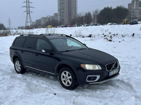 Melns Volvo XC70 2008 Viļņa, ar dzinēja tilpumu 2.40 L un nobraukumu 389 tūkst. km par 3750 €, foto 1 vietnē AUTOMOTO.COM.LV