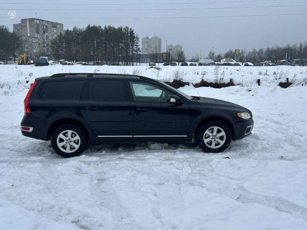 Melns Volvo XC70 2008 Viļņa, ar dzinēja tilpumu 2.40 L un nobraukumu 389 tūkst. km par 3750 €, foto 3 vietnē AUTOMOTO.COM.LV