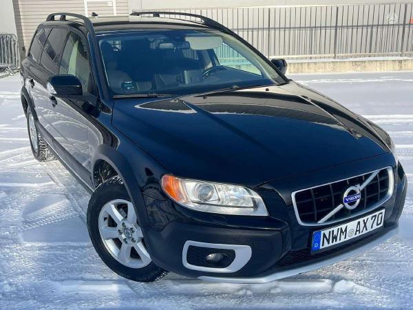 Black Volvo XC70 2008 in Jonava, with an engine capacity of 2.40 L and mileage of 336 thousand km for 5850 €, photo 3 on AUTOMOTO.COM.LV