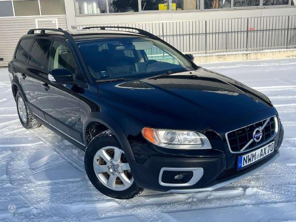 Black Volvo XC70 2008 in Jonava, with an engine capacity of 2.40 L and mileage of 336 thousand km for 5850 €, photo 4 on AUTOMOTO.COM.LV