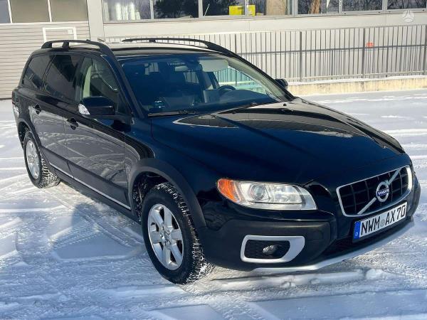Black Volvo XC70 2008 in Jonava, with an engine capacity of 2.40 L and mileage of 336 thousand km for 5850 €, photo 5 on AUTOMOTO.COM.LV