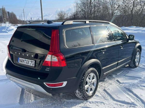 Black Volvo XC70 2008 in Jonava, with an engine capacity of 2.40 L and mileage of 336 thousand km for 5850 €, photo 7 on AUTOMOTO.COM.LV