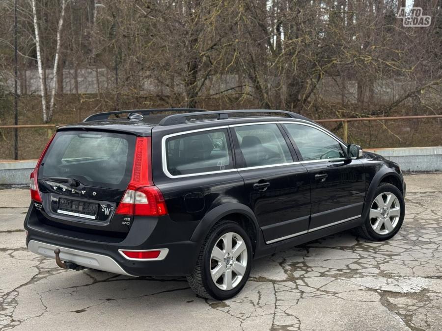 Black Volvo XC70 2008 in Vilnius, with an engine capacity of 2.40 L and mileage of 287 thousand km for 5800 €, photo 3 on AUTOMOTO.COM.LV