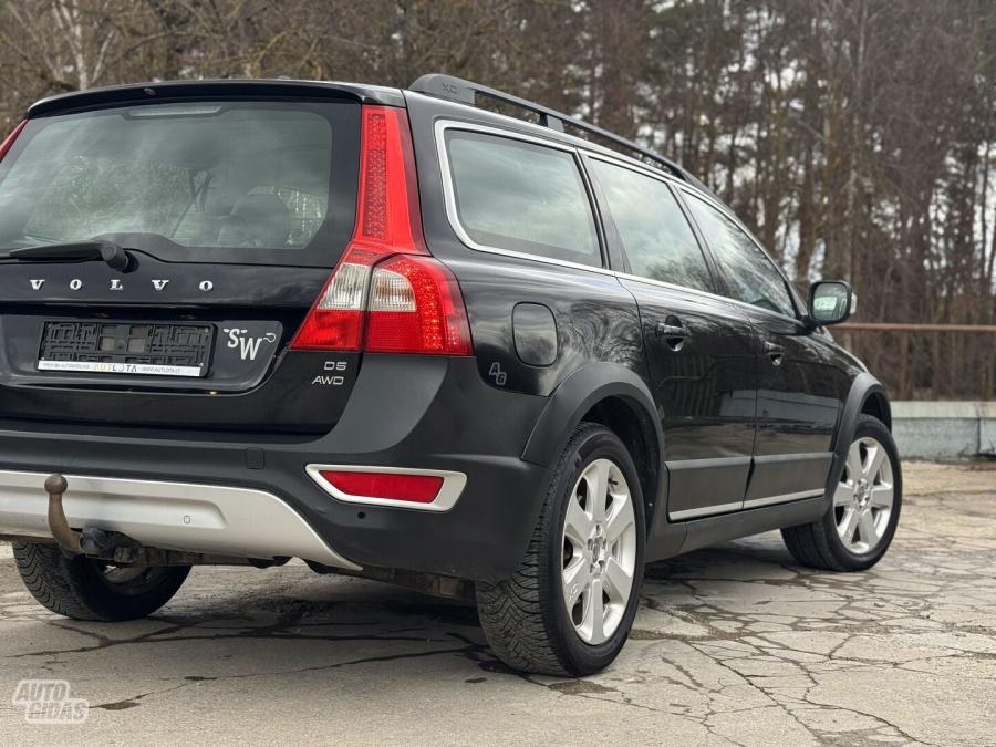 Black Volvo XC70 2008 in Vilnius, with an engine capacity of 2.40 L and mileage of 287 thousand km for 5800 €, photo 13 on AUTOMOTO.COM.LV