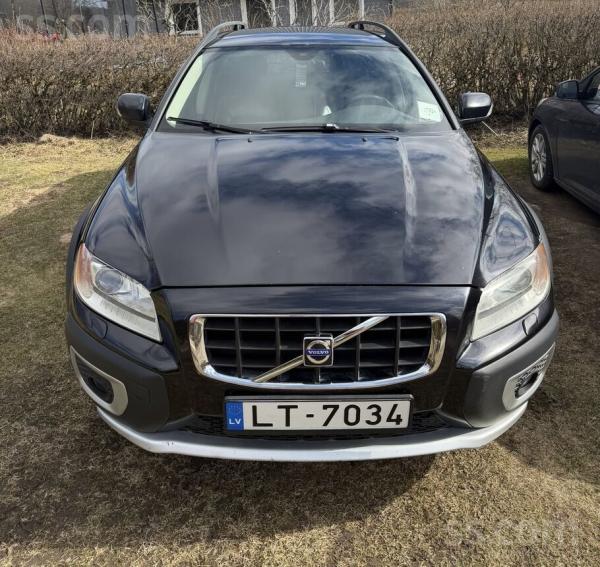 Melns Volvo XC70 2008 Cēsis, ar dzinēja tilpumu 2.40 L un nobraukumu 313 tūkst. km par 4800 €, foto 1 vietnē AUTOMOTO.COM.LV