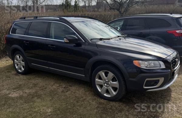 Melns Volvo XC70 2008 Cēsis, ar dzinēja tilpumu 2.40 L un nobraukumu 313 tūkst. km par 4800 €, foto 2 vietnē AUTOMOTO.COM.LV