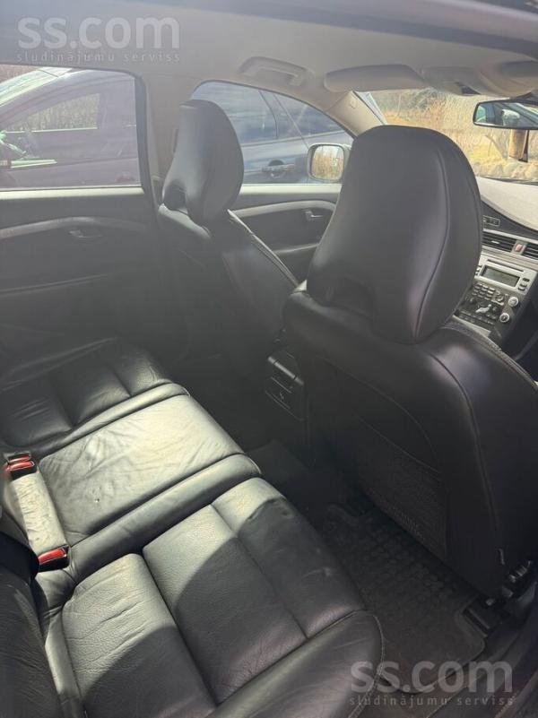 Melns Volvo XC70 2008 Cēsis, ar dzinēja tilpumu 2.40 L un nobraukumu 313 tūkst. km par 4800 €, foto 9 vietnē AUTOMOTO.COM.LV