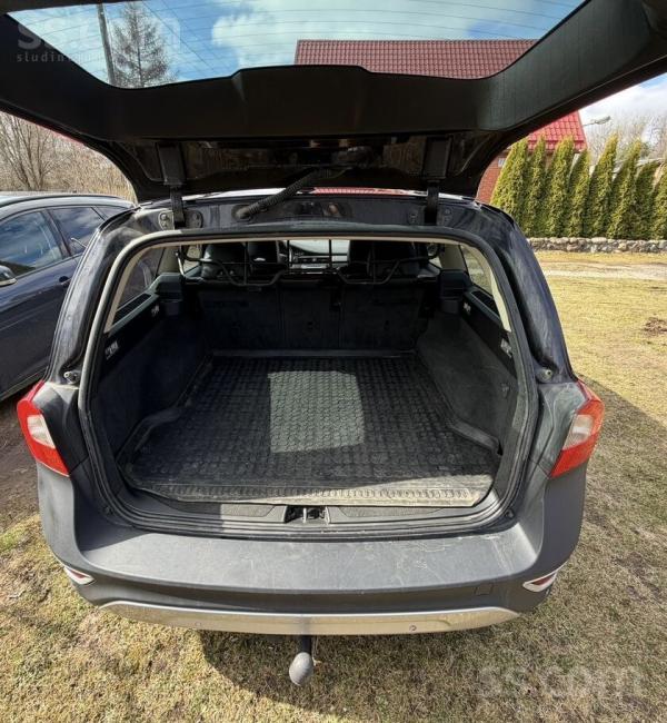 Melns Volvo XC70 2008 Cēsis, ar dzinēja tilpumu 2.40 L un nobraukumu 313 tūkst. km par 4800 €, foto 10 vietnē AUTOMOTO.COM.LV
