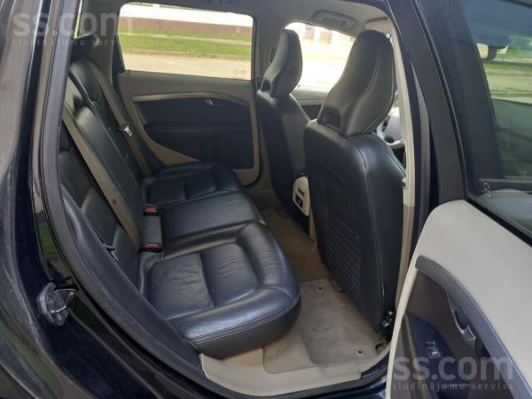 Black Volvo XC70 2008 in Riga, with an engine capacity of 2.40 L and mileage of 0 thousand km for 6000 €, photo 9 on AUTOMOTO.COM.LV