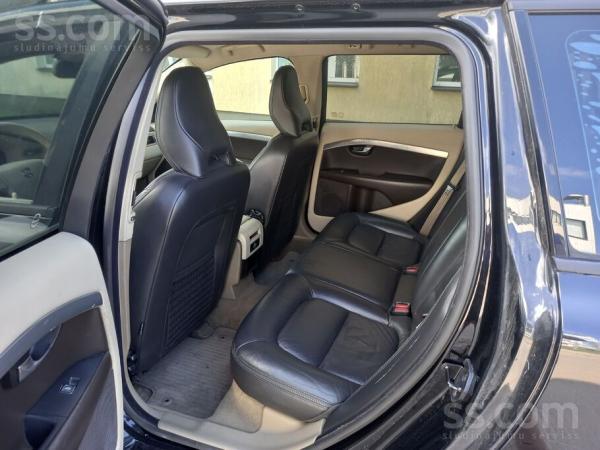 Black Volvo XC70 2008 in Riga, with an engine capacity of 2.40 L and mileage of 0 thousand km for 6000 €, photo 10 on AUTOMOTO.COM.LV