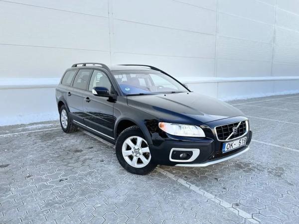 Black Volvo XC70 2008 in Riga, with an engine capacity of 2.40 L and mileage of 268 thousand km for 6890 €, photo 2 on AUTOMOTO.COM.LV