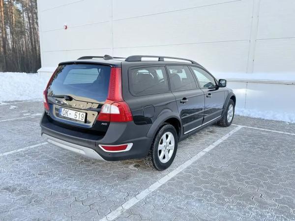 Black Volvo XC70 2008 in Riga, with an engine capacity of 2.40 L and mileage of 268 thousand km for 6890 €, photo 4 on AUTOMOTO.COM.LV