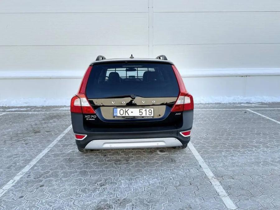 Melns Volvo XC70 2008 Rīga, ar dzinēja tilpumu 2.40 L un nobraukumu 268 tūkst. km par 6890 €, foto 6 vietnē AUTOMOTO.COM.LV