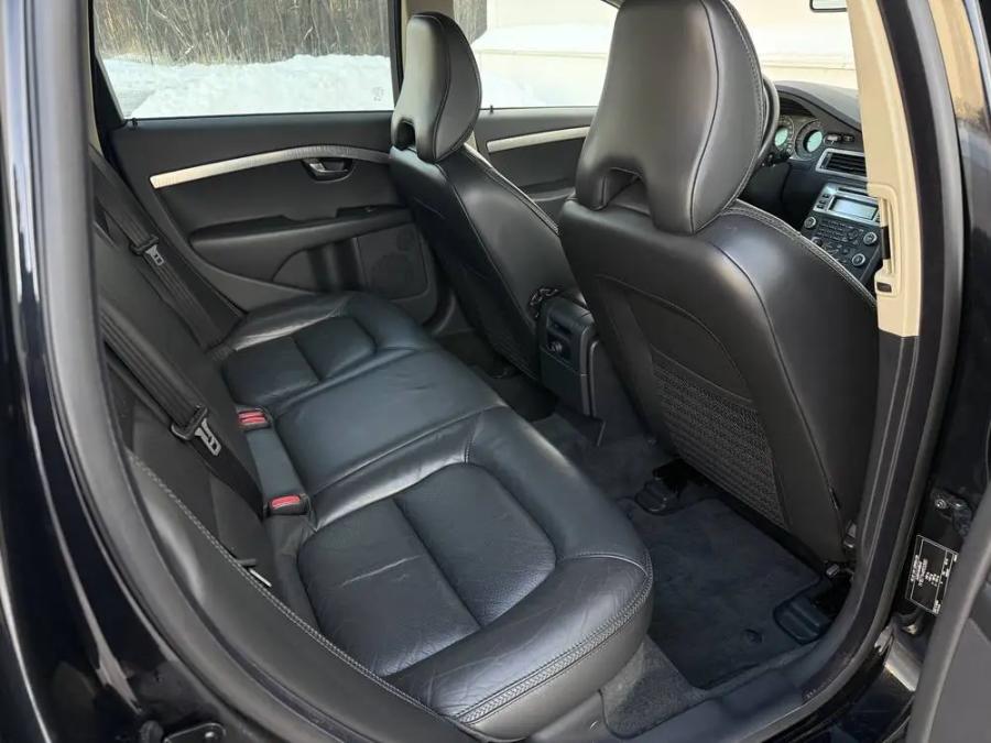 Melns Volvo XC70 2008 Rīga, ar dzinēja tilpumu 2.40 L un nobraukumu 268 tūkst. km par 6890 €, foto 8 vietnē AUTOMOTO.COM.LV