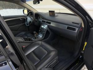 Melns Volvo XC70 2008 Rīga, ar dzinēja tilpumu 2.40 L un nobraukumu 268 tūkst. km par 6890 €, foto 9 vietnē AUTOMOTO.COM.LV