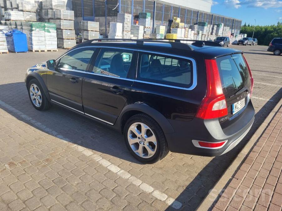 Melns Volvo XC70 2008 Rēzekne, ar dzinēja tilpumu 2.40 L un nobraukumu 407 tūkst. km par 4650 €, foto 3 vietnē AUTOMOTO.COM.LV