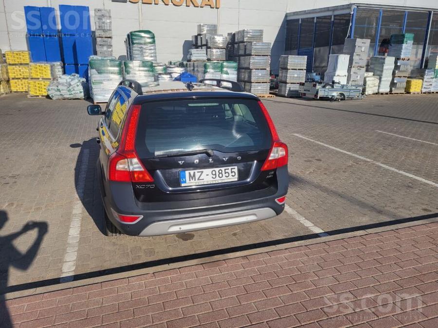 Melns Volvo XC70 2008 Rēzekne, ar dzinēja tilpumu 2.40 L un nobraukumu 407 tūkst. km par 4650 €, foto 4 vietnē AUTOMOTO.COM.LV