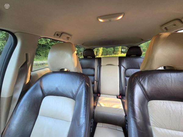Melns Volvo XC70 2008 Viļņa, ar dzinēja tilpumu 2.40 L un nobraukumu 460 tūkst. km par 3700 €, foto 5 vietnē AUTOMOTO.COM.LV