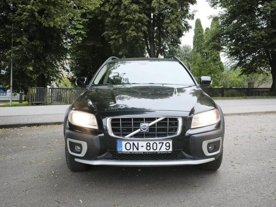 Черный Вольво ХС70 2008 в Цесис, объемом двигателя 2.40 л и пробегом 312 тыс. км за 5450 €, фото 3 на AUTOMOTO.COM.LV