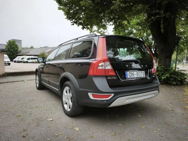 Черный Вольво ХС70 2008 в Цесис, объемом двигателя 2.40 л и пробегом 312 тыс. км за 5450 €, фото 8 на AUTOMOTO.COM.LV
