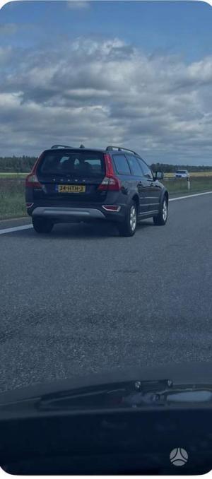Melns Volvo XC70 2008 Vievis, ar dzinēja tilpumu 2.40 L un nobraukumu 307 tūkst. km par 5300 €, foto 6 vietnē AUTOMOTO.COM.LV