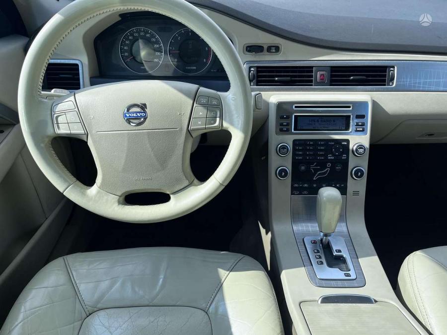 Melns Volvo XC70 2008 Vievis, ar dzinēja tilpumu 2.40 L un nobraukumu 307 tūkst. km par 5300 €, foto 7 vietnē AUTOMOTO.COM.LV