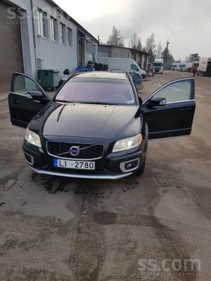 Black Volvo XC70 2008 in Riga, with an engine capacity of 2.40 L and mileage of 435 thousand km for 5400 €, photo  on AUTOMOTO.COM.LV