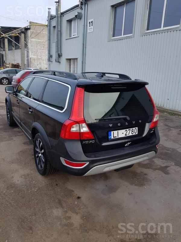 Melns Volvo XC70 2008 Rīga, ar dzinēja tilpumu 2.40 L un nobraukumu 435 tūkst. km par 5400 €, foto 2 vietnē AUTOMOTO.COM.LV